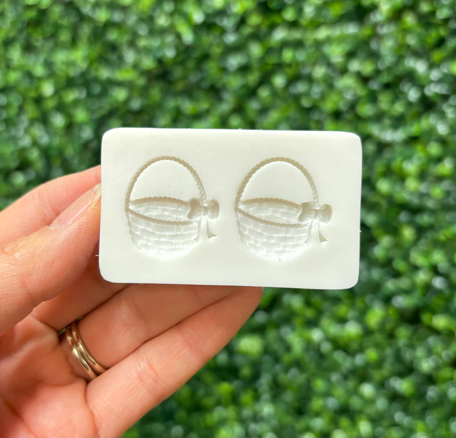 2 Baskets – Crafty Cake Shop