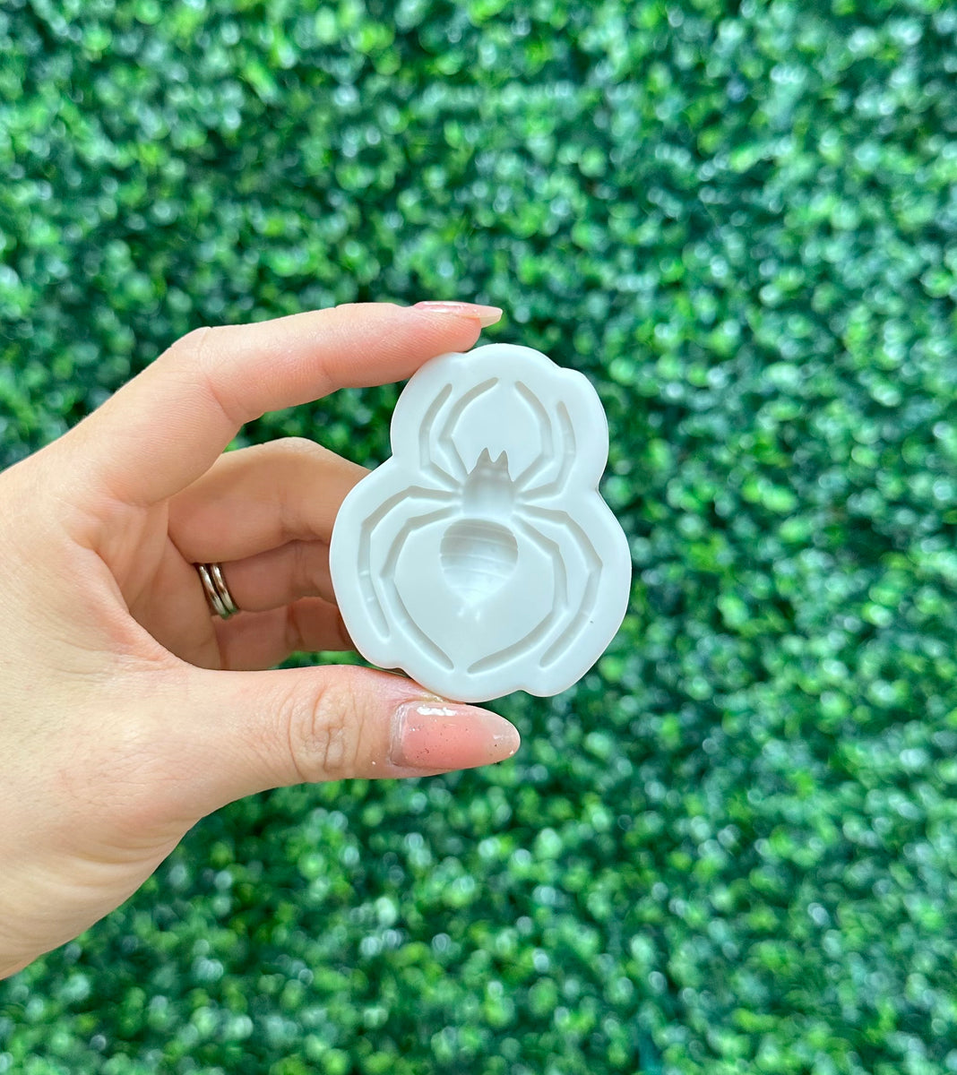 Black Widow – Crafty Cake Shop