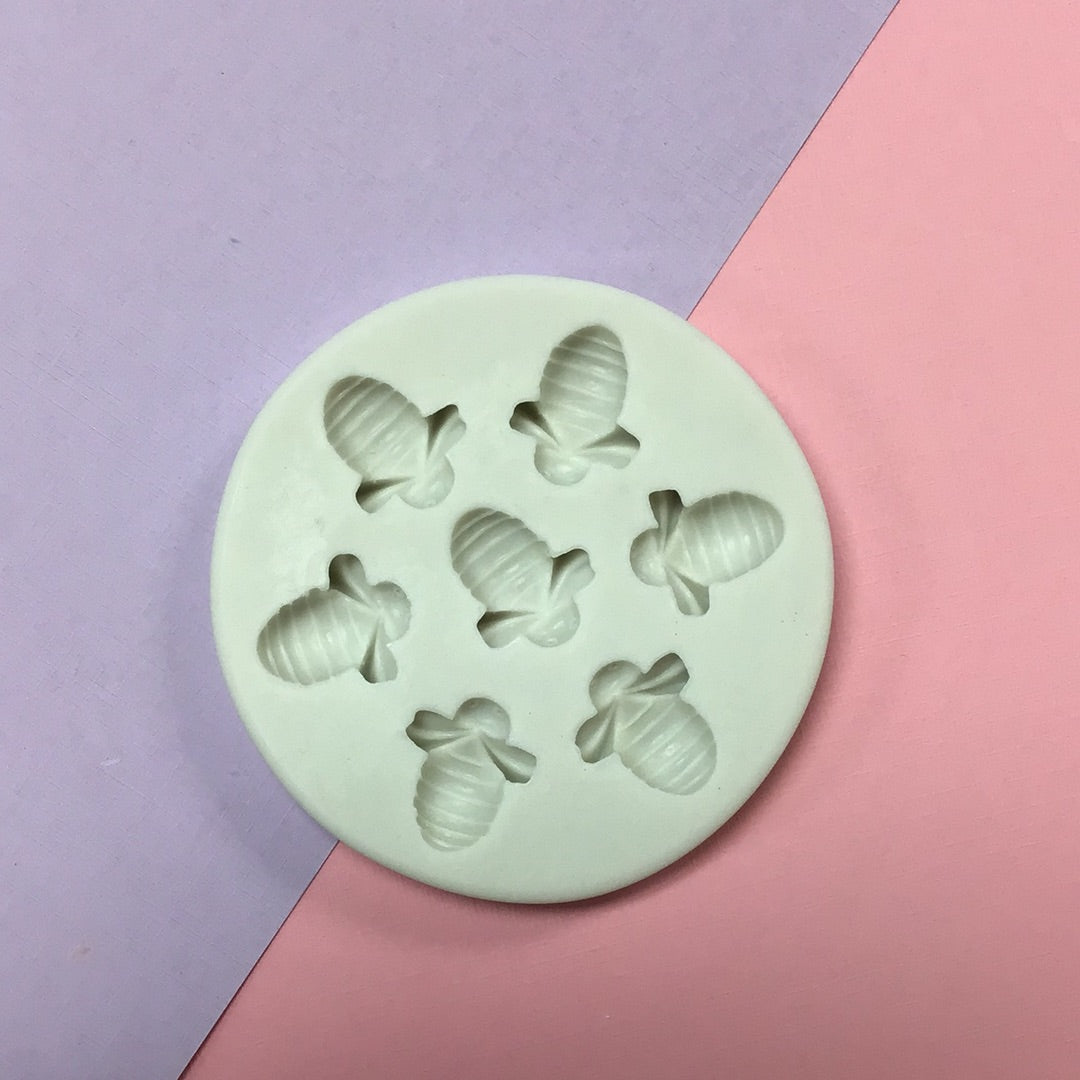 7 Bees – Crafty Cake Shop